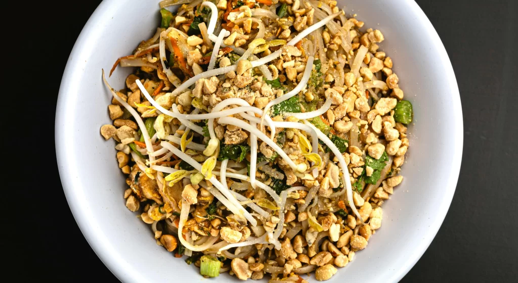 7 Tips for Making Pad Thai with Mung Bean Sprouts - Voyo Eats