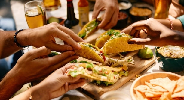 Should You Choose Hard or Soft Tacos? (Explained) - Voyo Eats